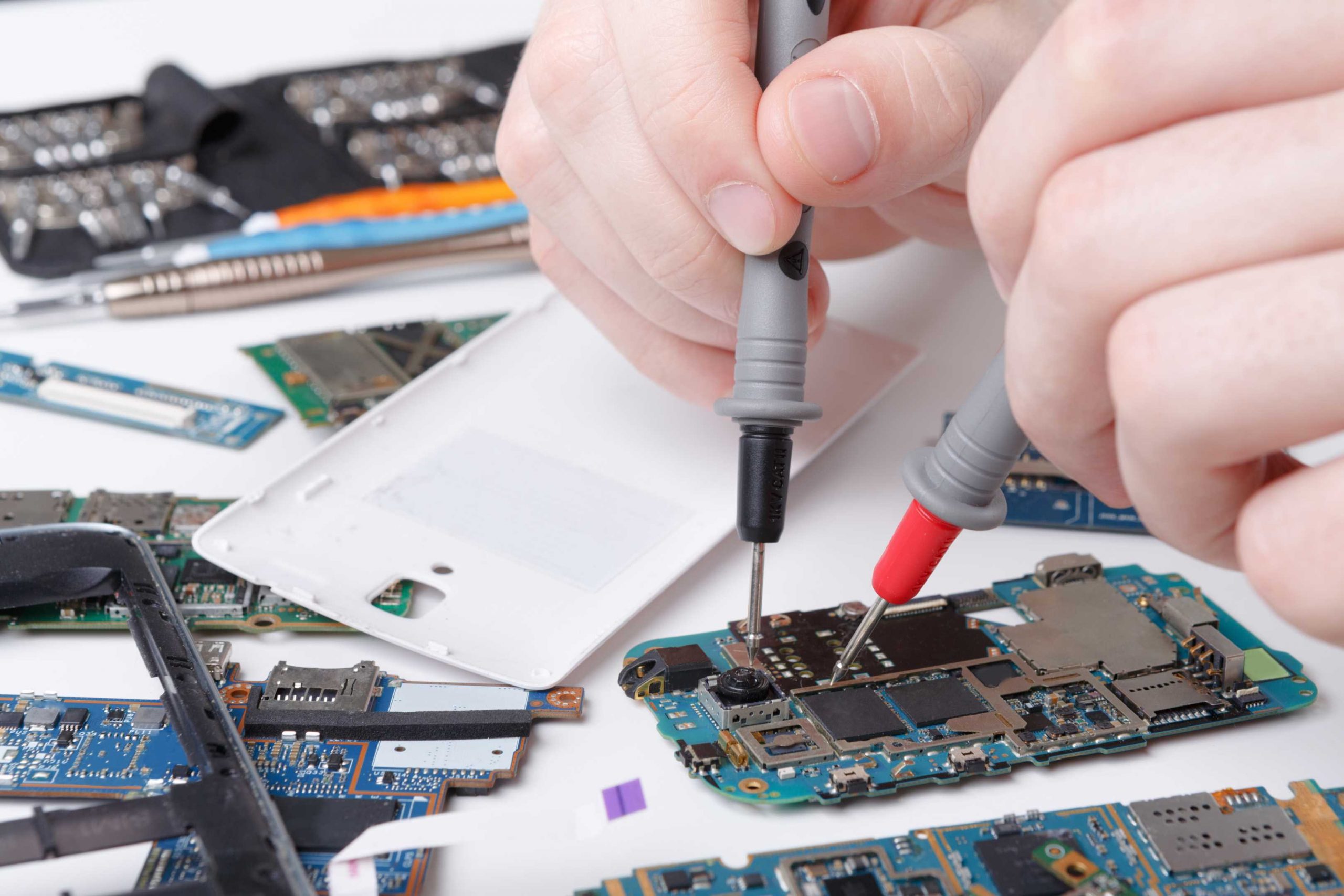 Cracked your Phone? No Problem! The Must-Have Services to Expect from a ...